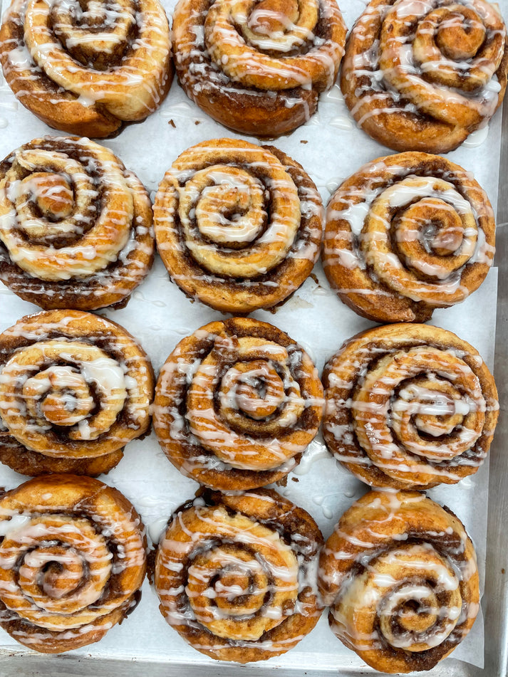 Red Hook Pop-Up Pickup Cinnamon Roll (1) – Flutter Butter Bakery